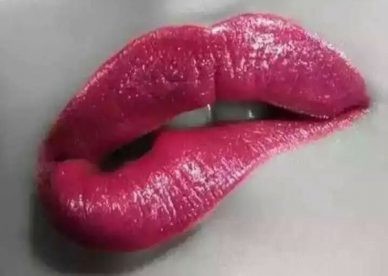 شفايف بنات - عالم الصور